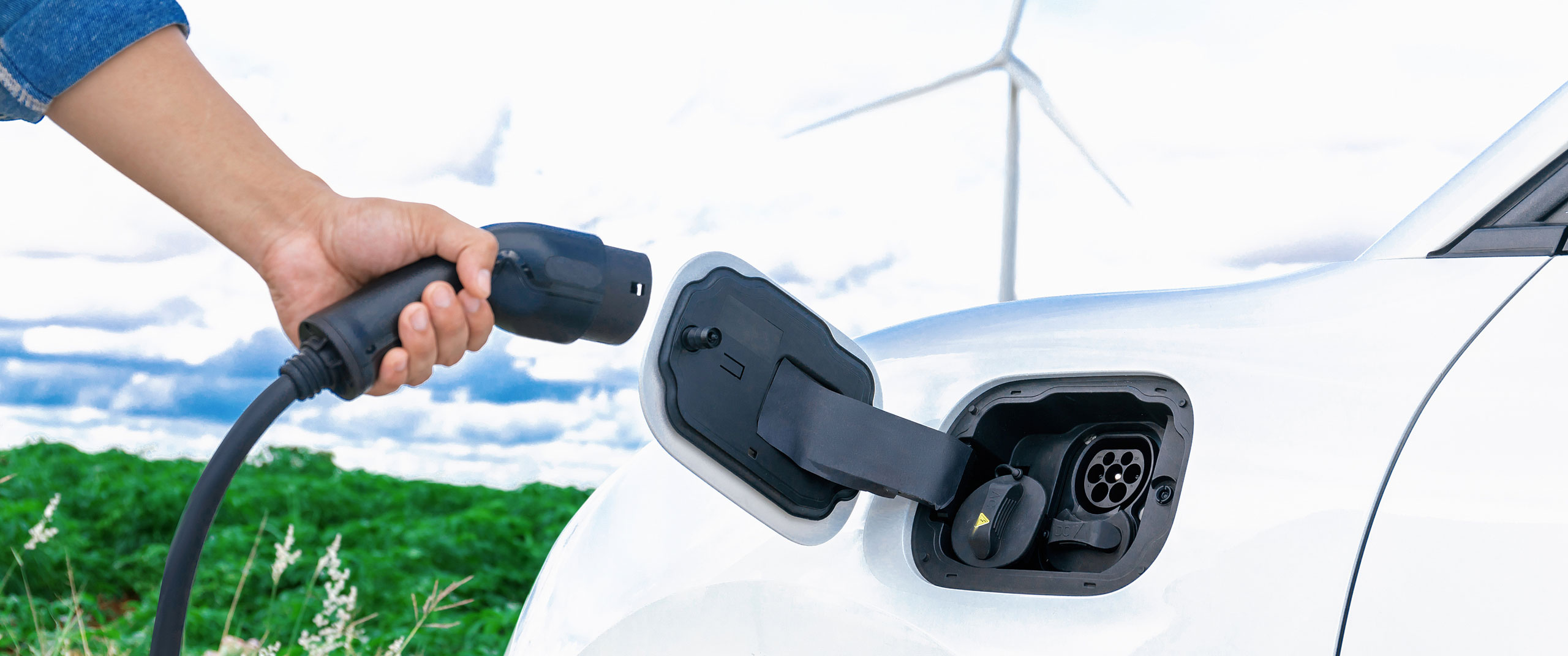 H2ZOOM EV Charging Units with FlexSource Technology | CFZ